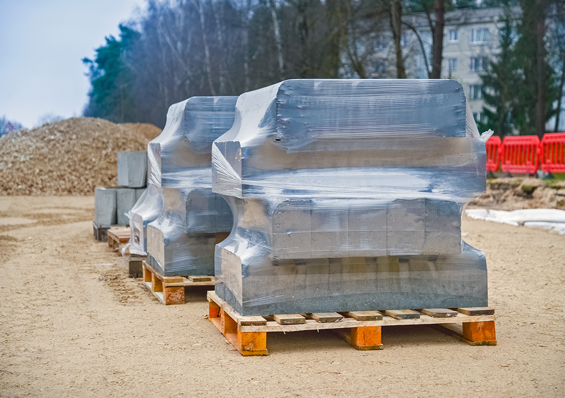 Pallets : the basis for transporting goods - HTG Express